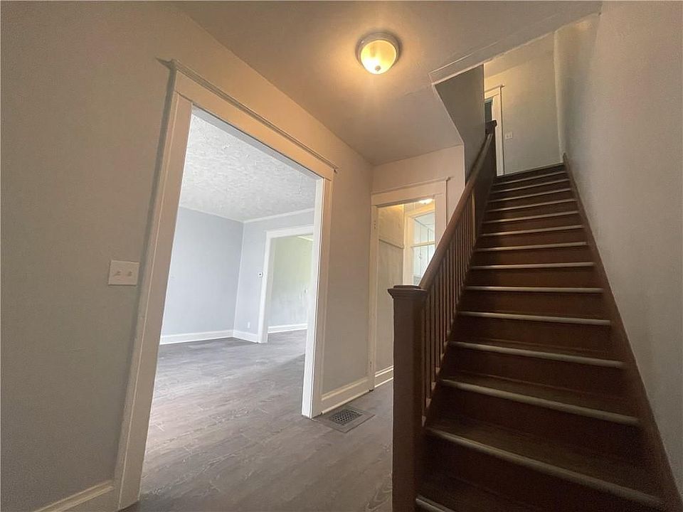 121 Lenox St, Rochester, NY 14611 | Zillow