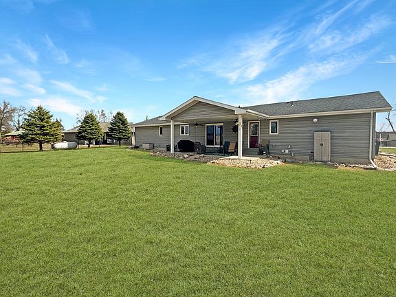 47 Lakeview Dr, Slayton, MN 56172 | Zillow