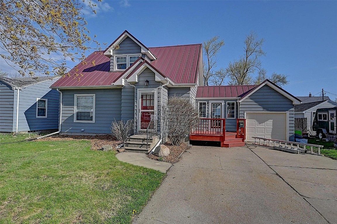 2920 Iowa Ave SE, Cedar Rapids, IA 52403 | Zillow