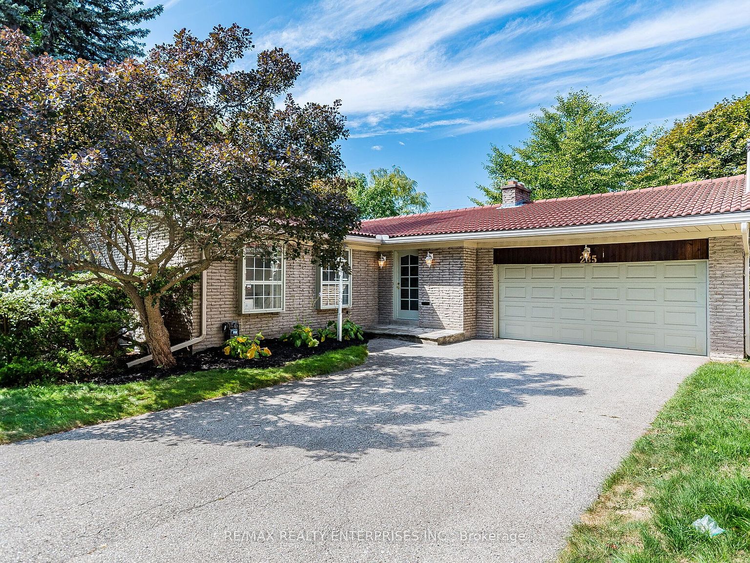 285 Pinetree Way, Mississauga, ON L5G 2R4 | MLS #W12922732 | Zillow