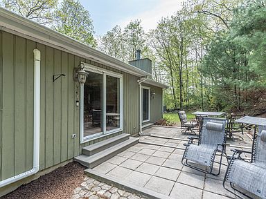 25 Playground Rd, Ridgefield, CT 06877 | Zillow