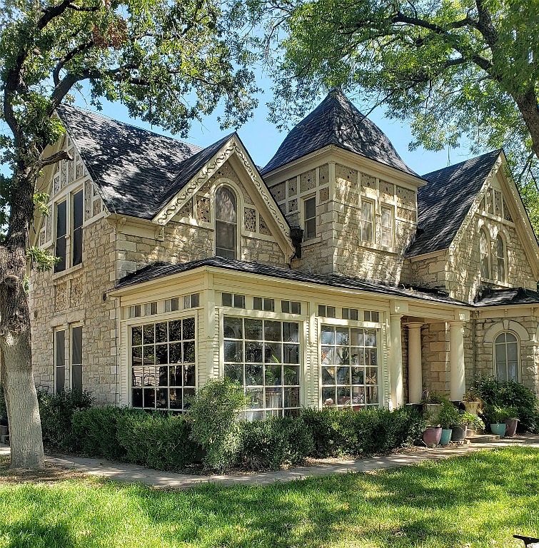 603 E College Ave, Comanche, TX 76442 | MLS #20428158 | Zillow