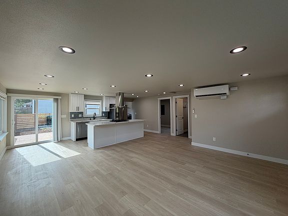7923 32nd Ave SW #A, Seattle, WA 98126 | Zillow