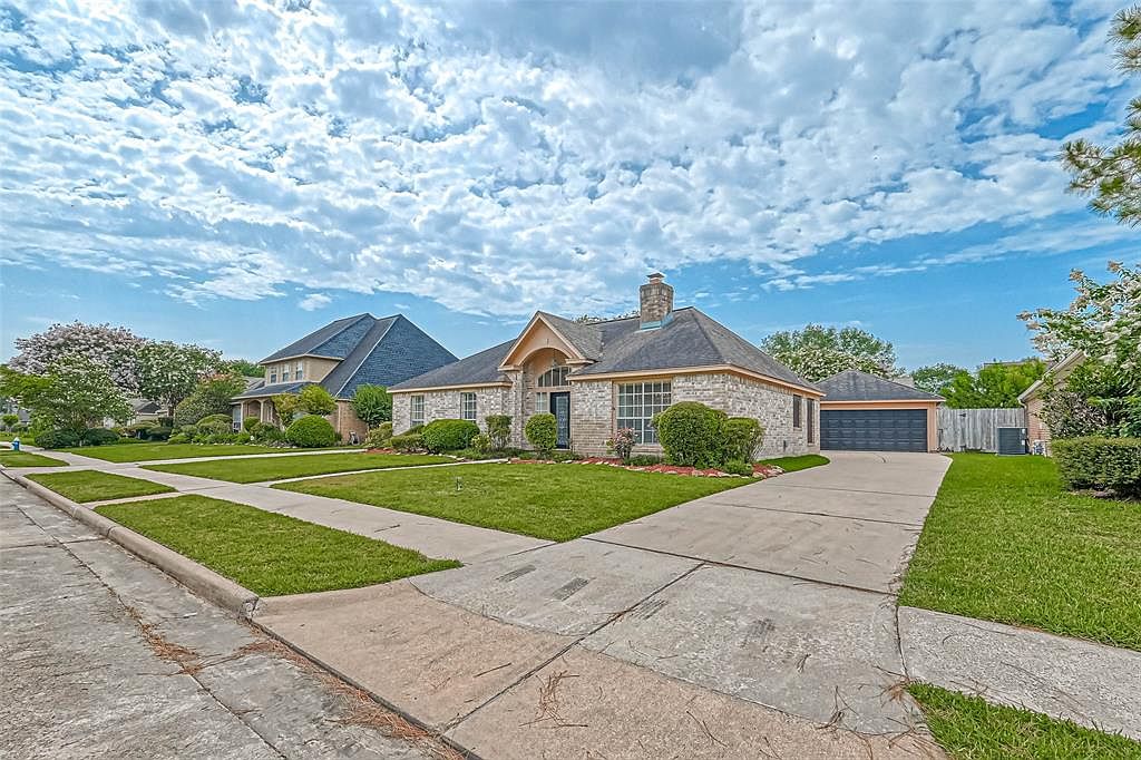 15011 Tramore Dr, Houston, TX 77083 | Zillow