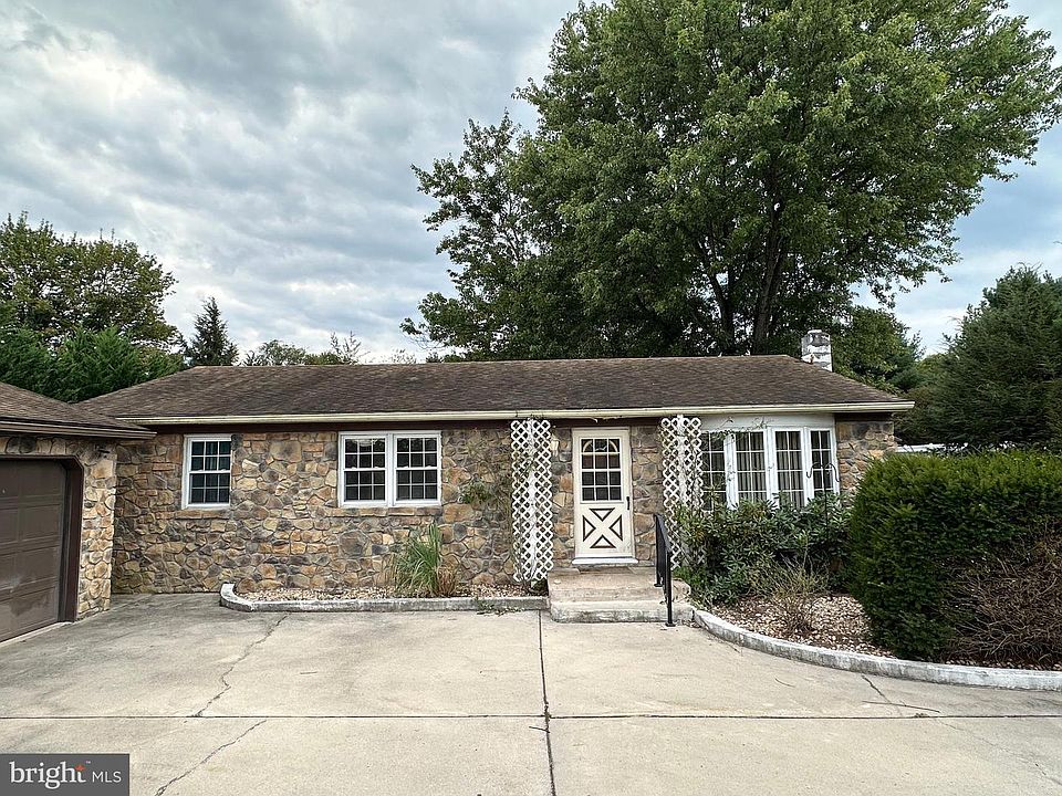 4080 Dixie Ave #4080, Chambersburg, PA 17202 | Zillow