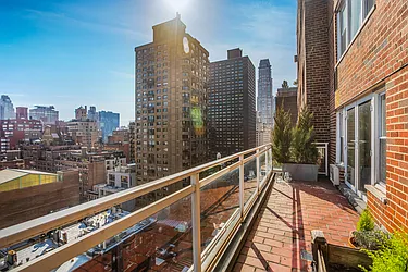 174 East 74th Street #17E in Lenox Hill, Manhattan | StreetEasy