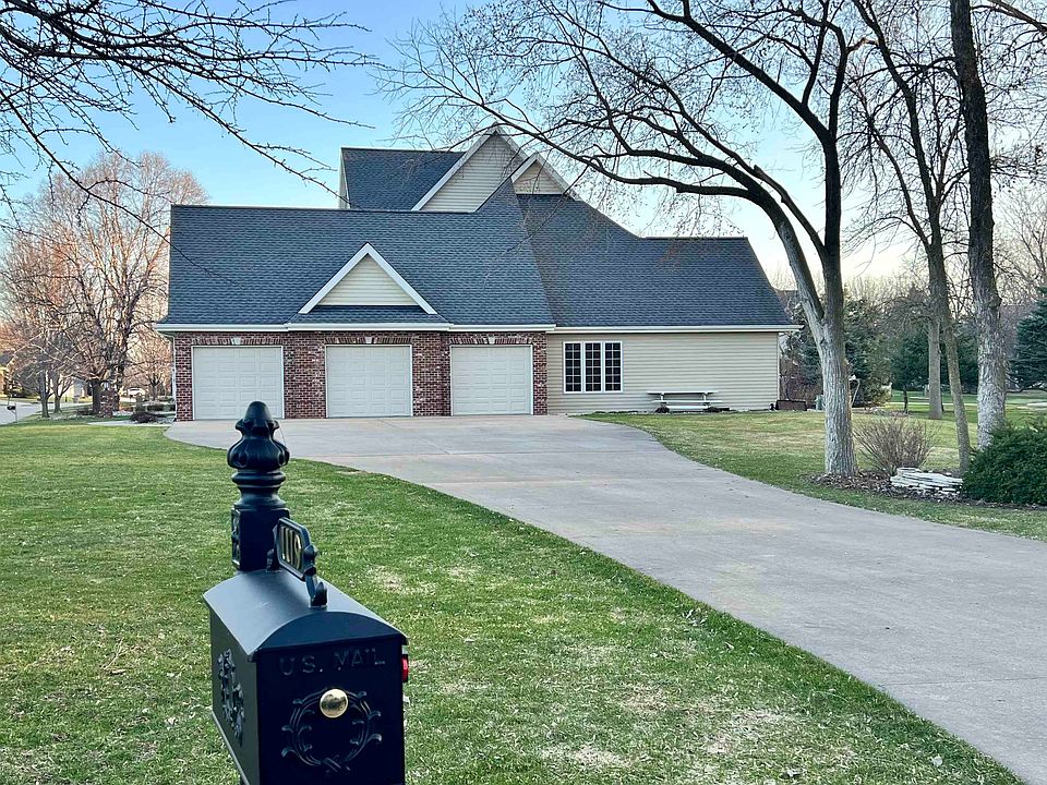 1179 Symphony Blvd, Neenah, WI 54956 | MLS #50270638 | Zillow 1179 Symphony Blvd, Neenah, WI 54956 | MLS #50270638 | Zillow