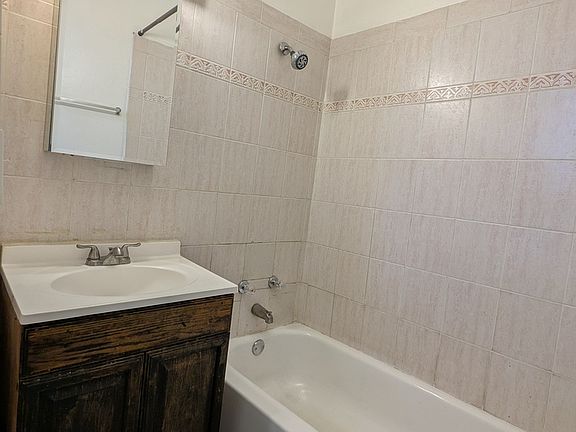 4447 W Carroll Ave #2, Chicago, IL 60624 | Zillow