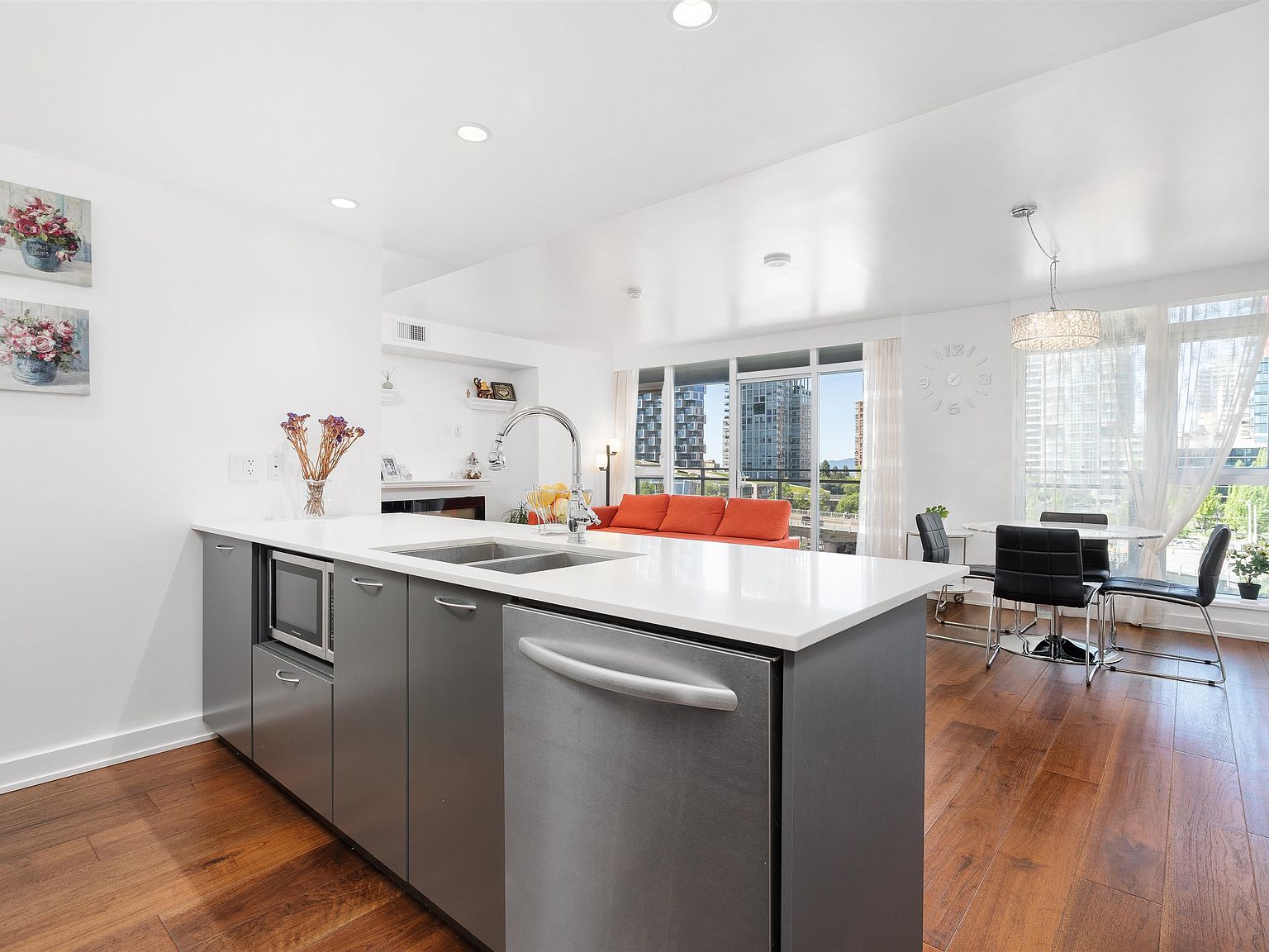 1372 Seymour St #902, Vancouver, BC V6B 0L1 | MLS #R2960375 | Zillow