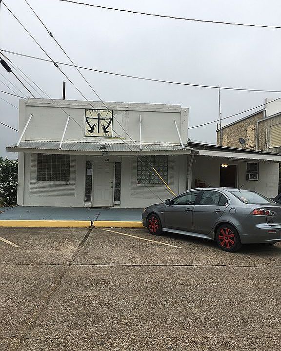 206 Ed Linn, Edna, TX 77957 | Zillow