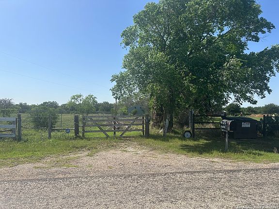 15896 Interstate 35 S., Atascosa, TX 78002 | MLS #1861054 | Zillow