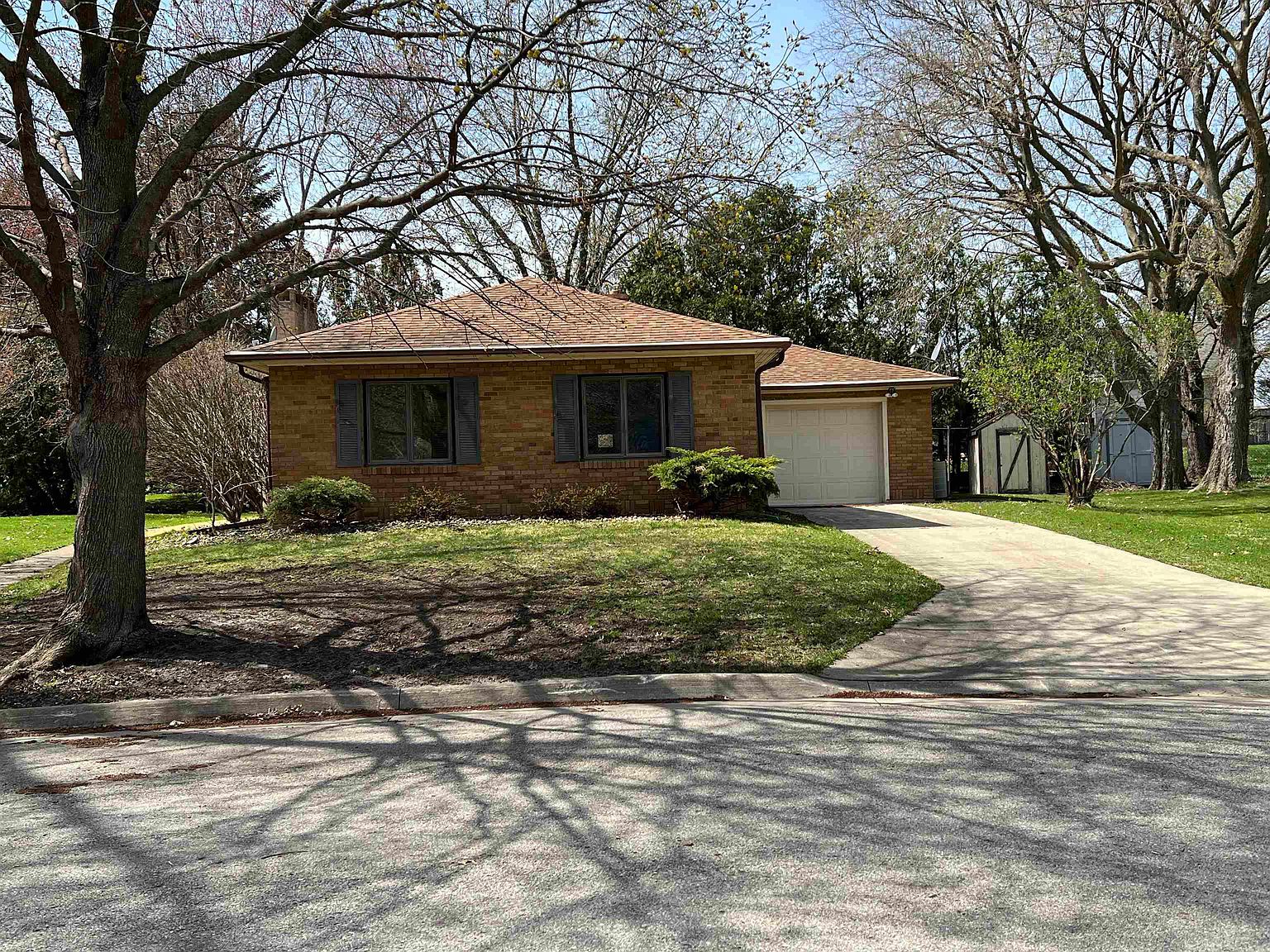 1312 2nd Ave SW, Waverly, IA 50677 | Zillow