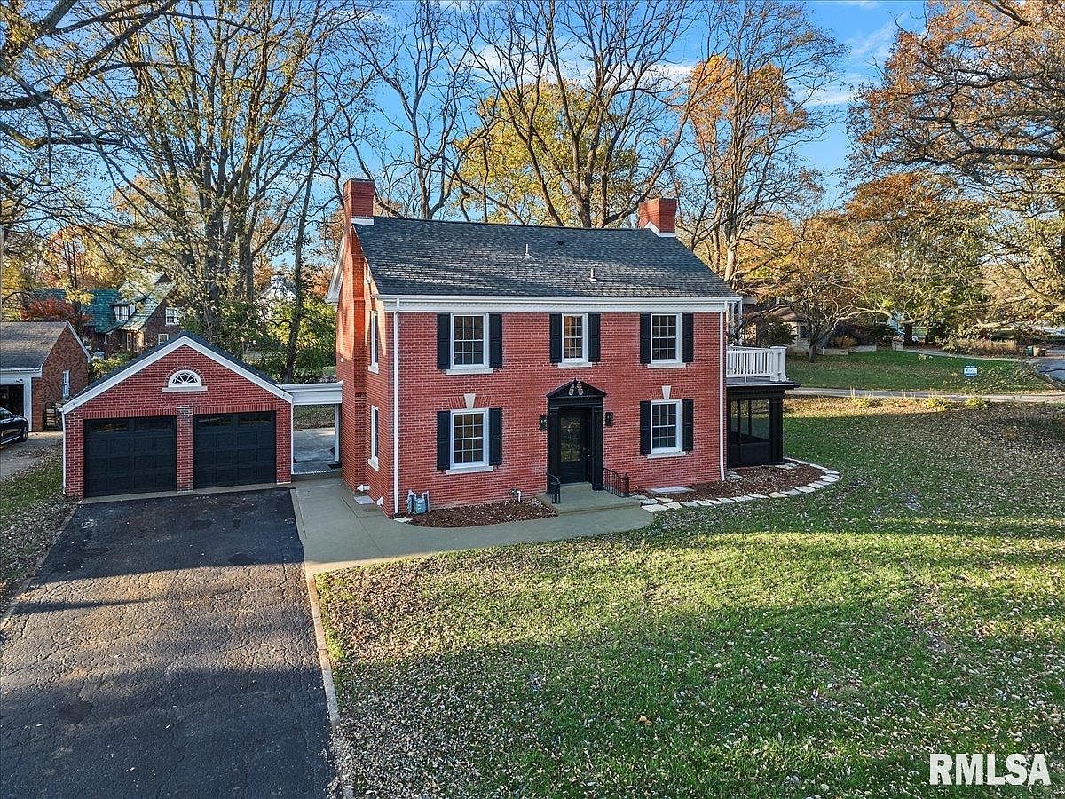 2211 S Wiggins Ave, Springfield, IL 62704 | Zillow