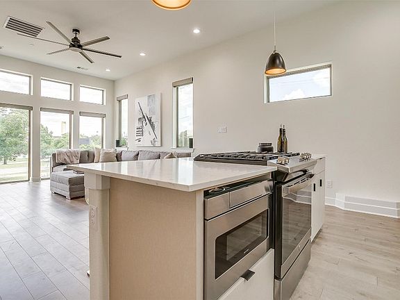 3231 Elihu St #101, Dallas, TX 75210 | MLS #20442377 | Zillow