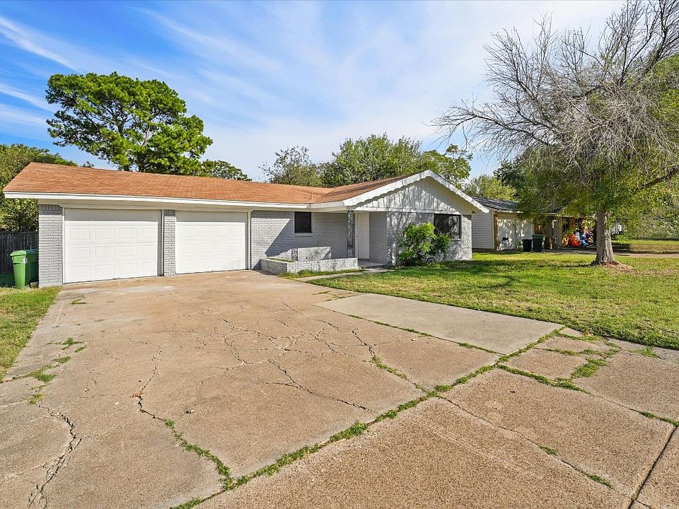 1228 Cavender Dr, Hurst, TX 76053 | MLS #20446873 | Zillow