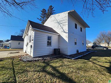 1310 3rd St, Hull, IA 51239 | Zillow