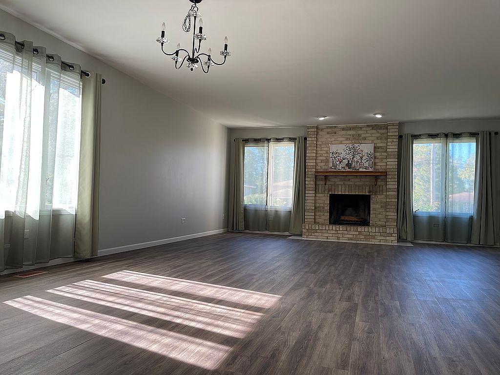 7127 S 86th Ave #1, Justice, IL 60458 | Zillow