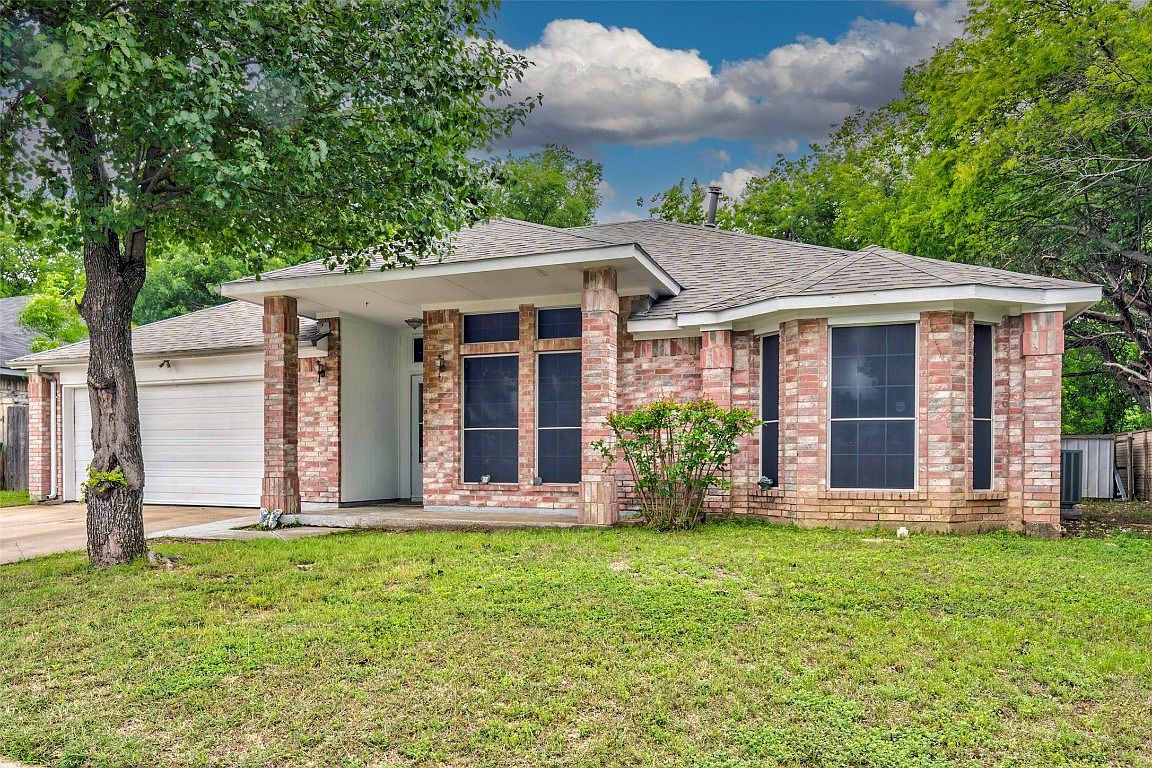 906 McComb Ln, Cedar Hill, TX 75104 | Zillow