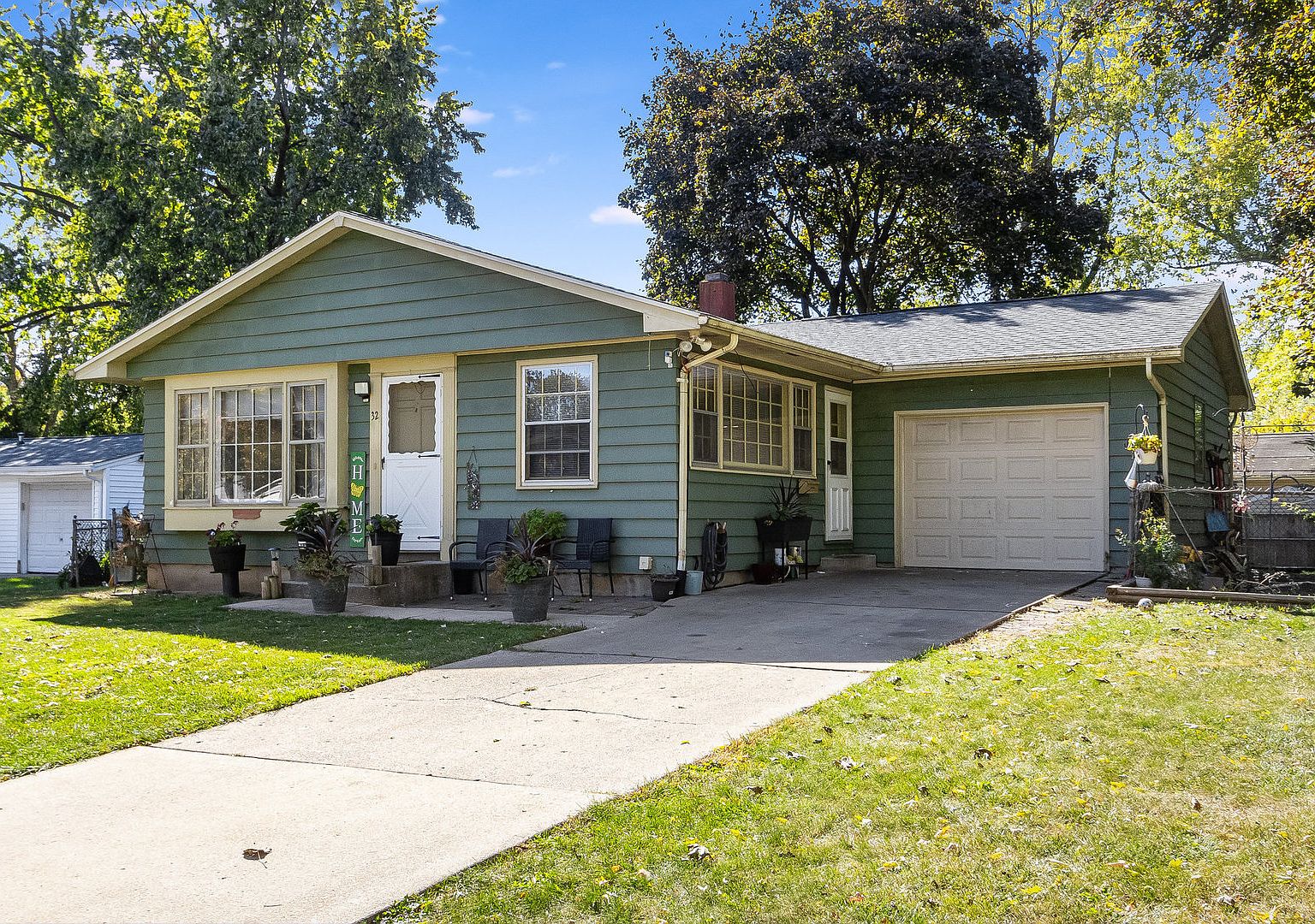 32 Whitney Way, Montgomery, IL 60538 | Zillow