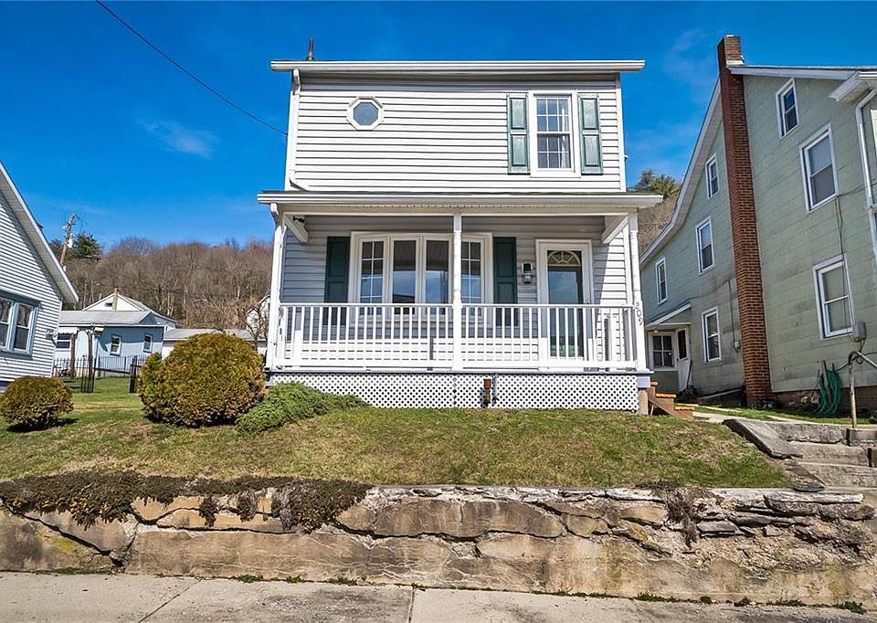 209 Main St, Parryville, PA 18244 | Zillow