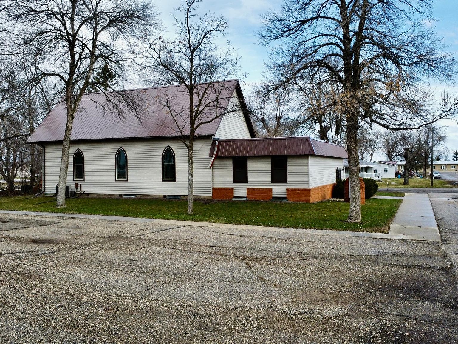 502 4th Ave, Wilmot, SD 57279 | Zillow