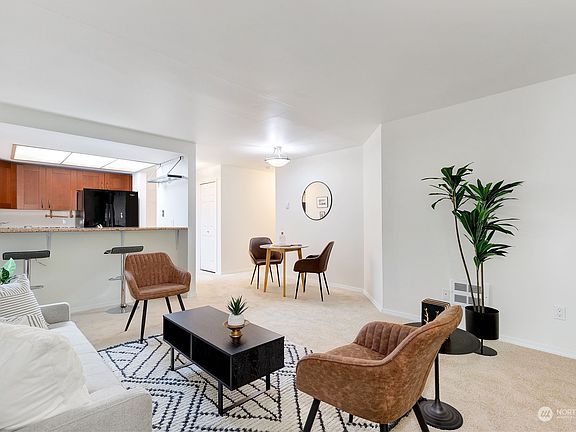 13717 Linden Avenue N UNIT 323, Seattle, WA 98133 | MLS #2137821 | Zillow