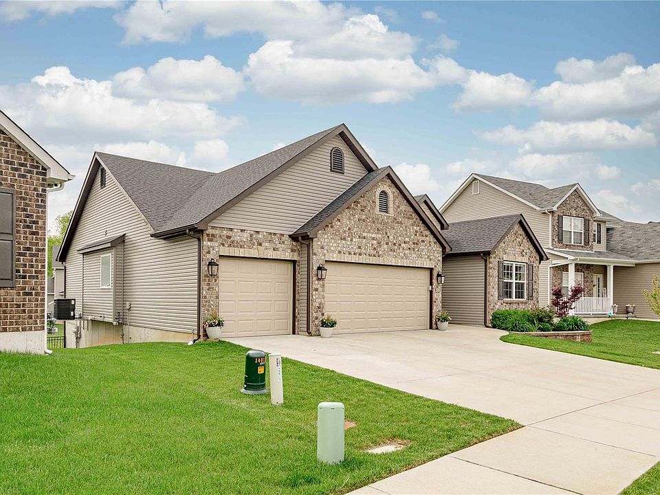 112 Pin Oak Mdws, Barnhart, MO 63012 | Zillow