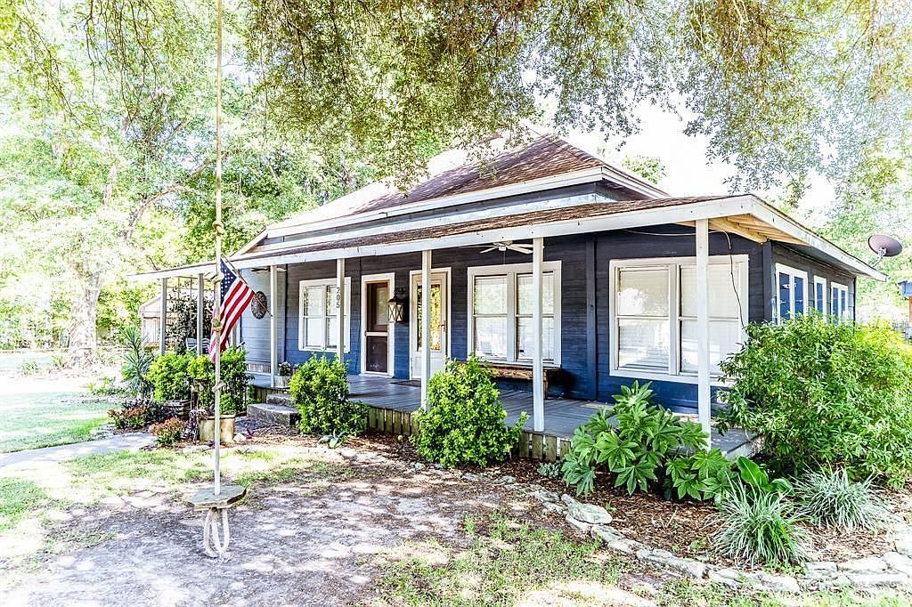 158 E 7th St, Trinity, TX 75862 | Zillow