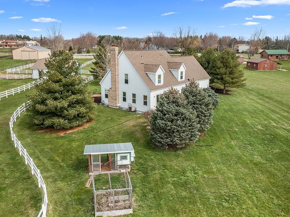 41W201 Lenz Rd, Elgin, IL 60124 | Zillow