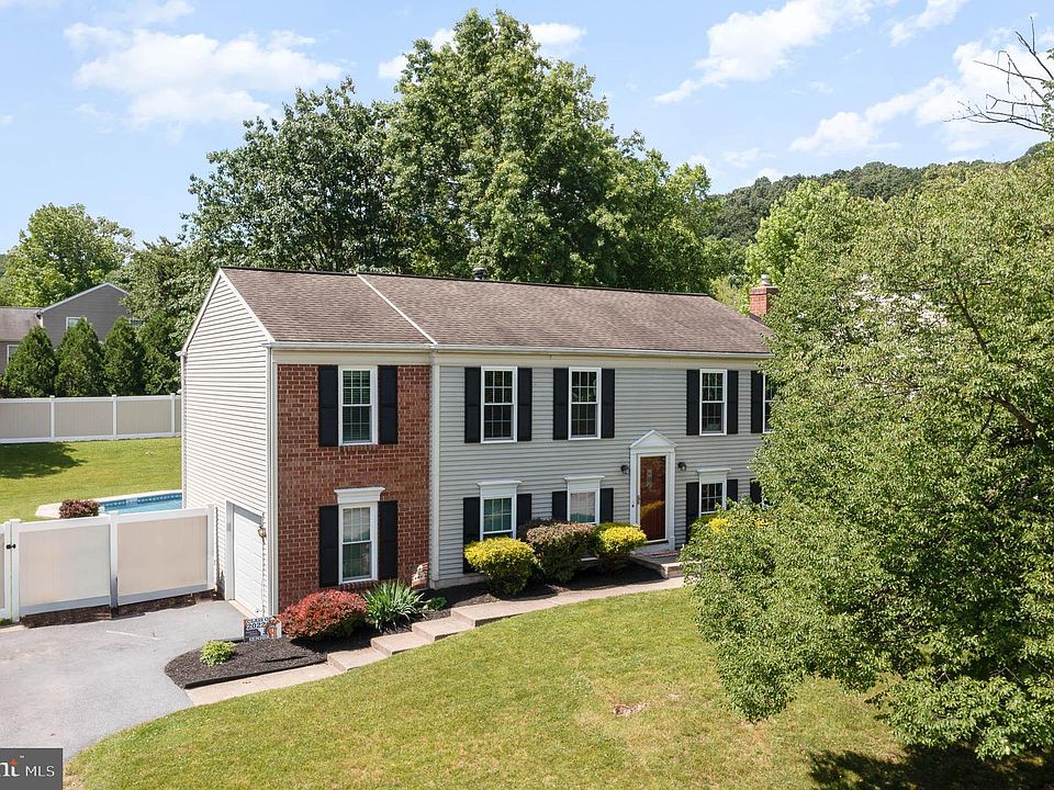 336 Lamp Post Ln, Hershey, PA 17033 | Zillow
