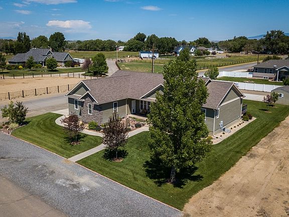 25 East 6th Street S, Cowley, WY 82420 | MLS #10019188 | Zillow