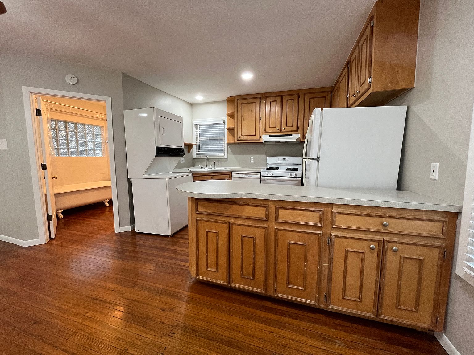 1717 1/2 Dunlavy St, Houston, TX 77006 | Zillow