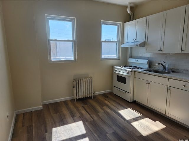 55 Roger Ave, Inwood, NY 11096 | Zillow