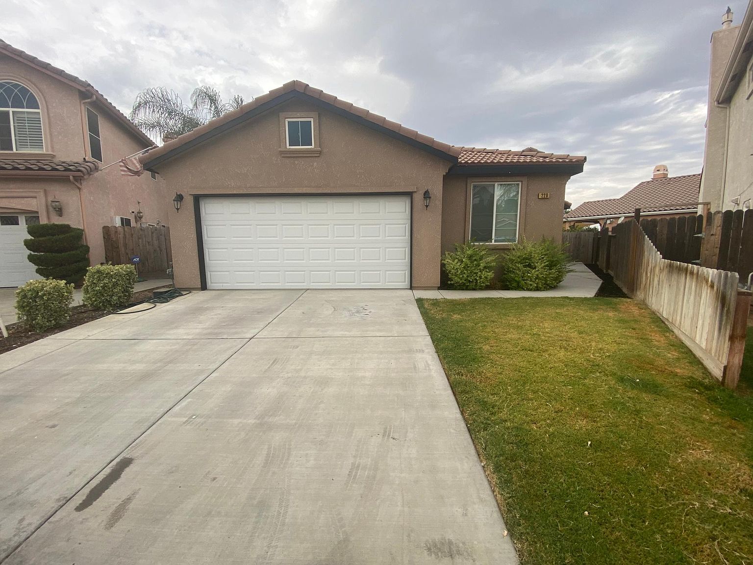 229 Lake Dr, Lemoore, CA 93245 | Zillow