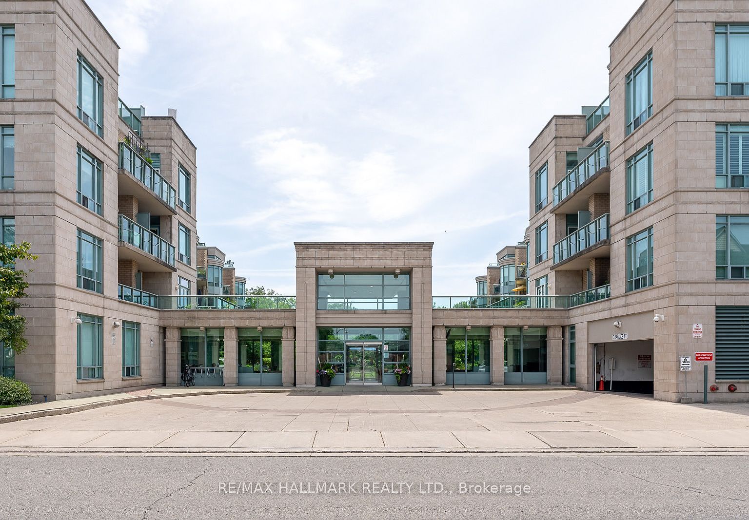 35 Boardwalk Dr #223, Toronto, ON M4L 3Y8 | MLS #E9010362 | Zillow