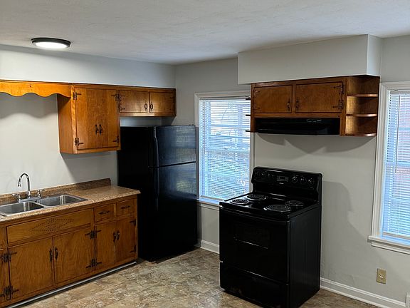 2010 Lynn Lea Rd, Shively, KY 40216 | Zillow