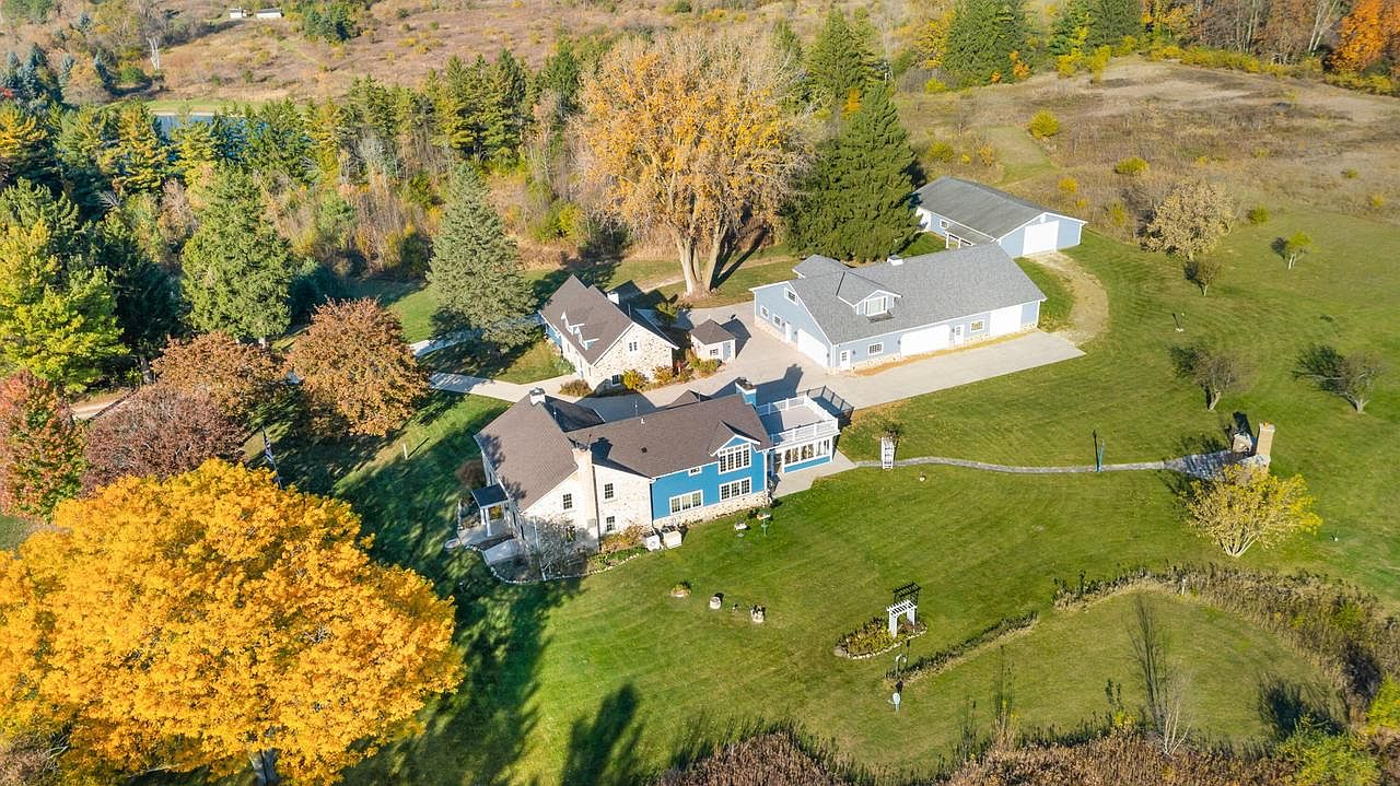 3378 St. Augustine ROAD, Saukville, WI 53080 | Zillow