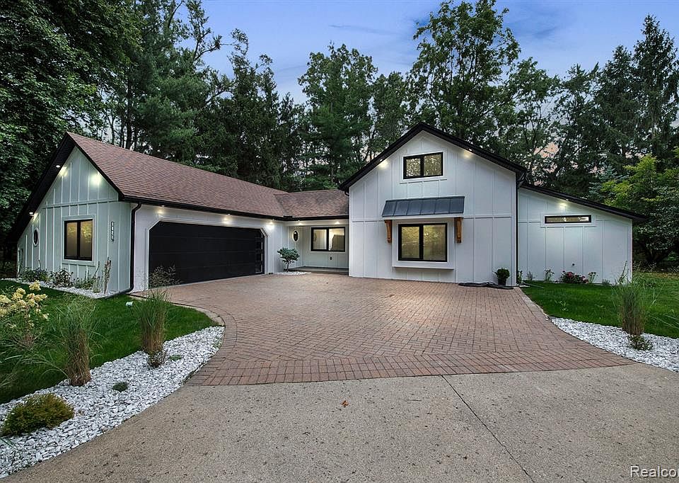 4421 W Maple Rd, Bloomfield Hills, MI 48301 | Zillow