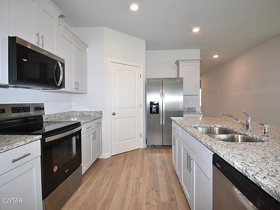 4 Clarendon Cv, Jackson, TN 38305 | Zillow