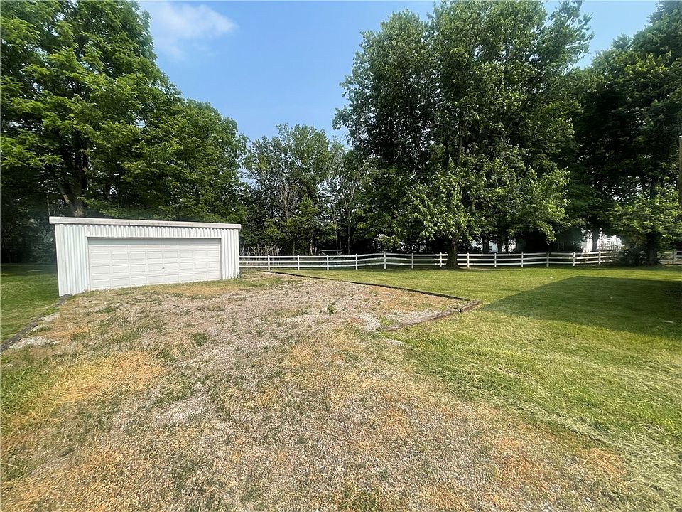 14297 N State Highway 1, Robinson, IL 62454 | Zillow