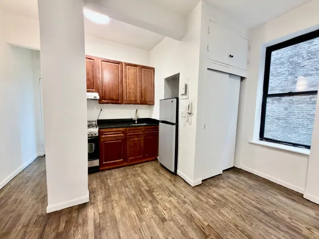 102 West 80th Street #3 in Upper West Side, Manhattan | StreetEasy