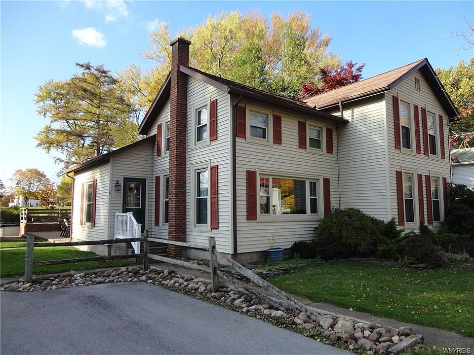 17 Garland St, Lyndonville, NY 14098 | Zillow