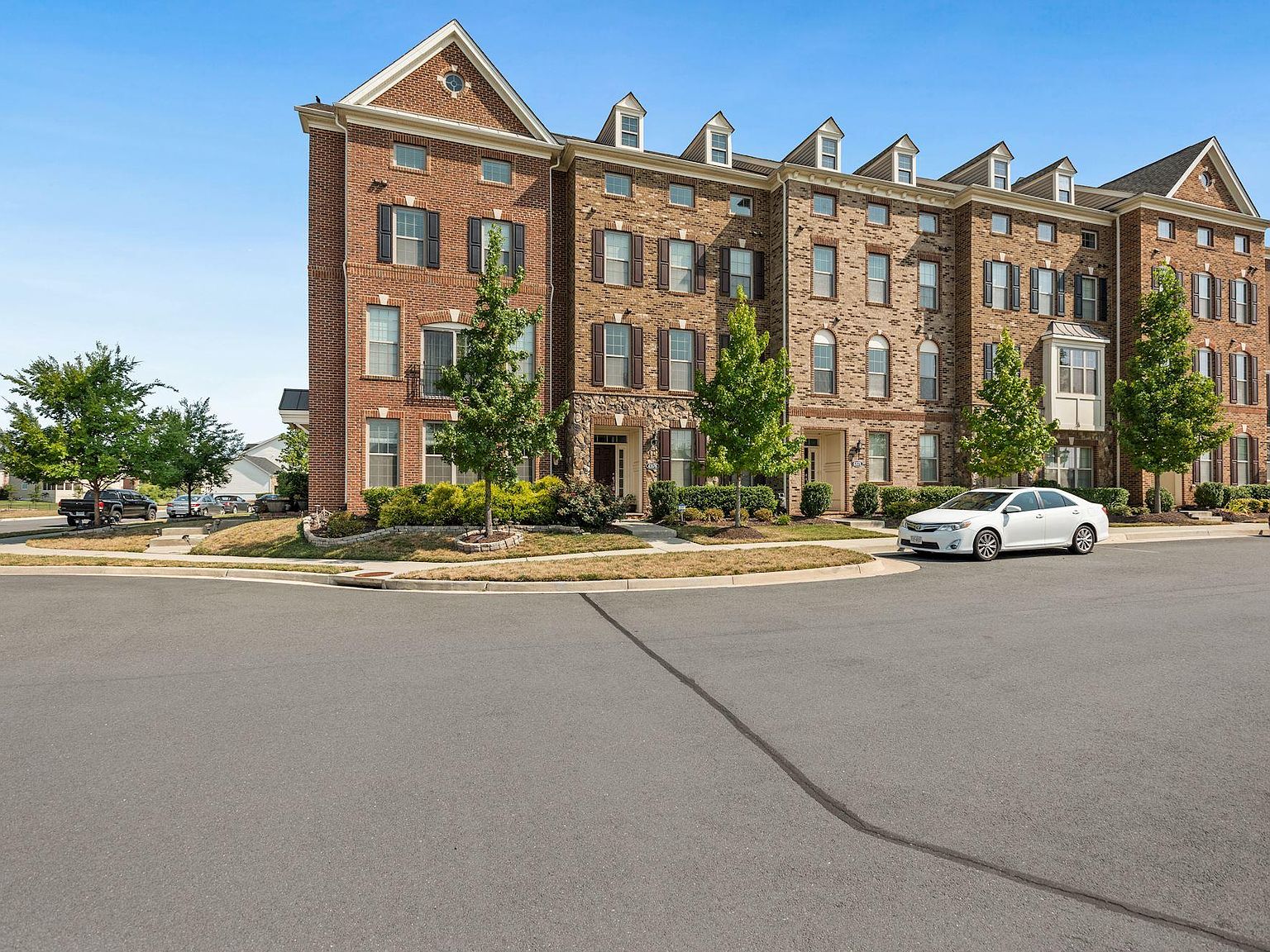 43176 Witham Sq, Ashburn, VA 20148 | Zillow