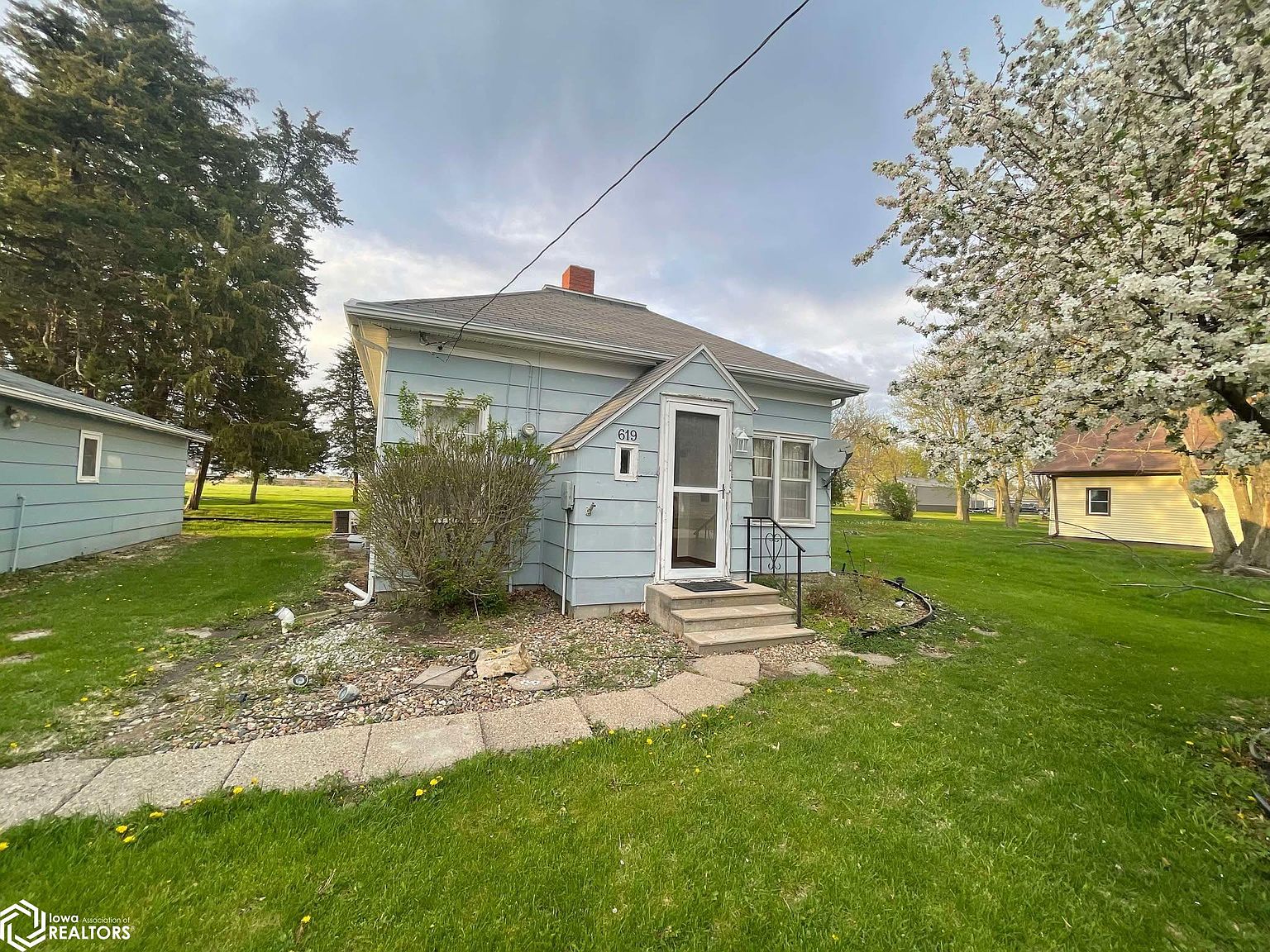 619 W Elm St, Allerton, IA 50008 | Zillow