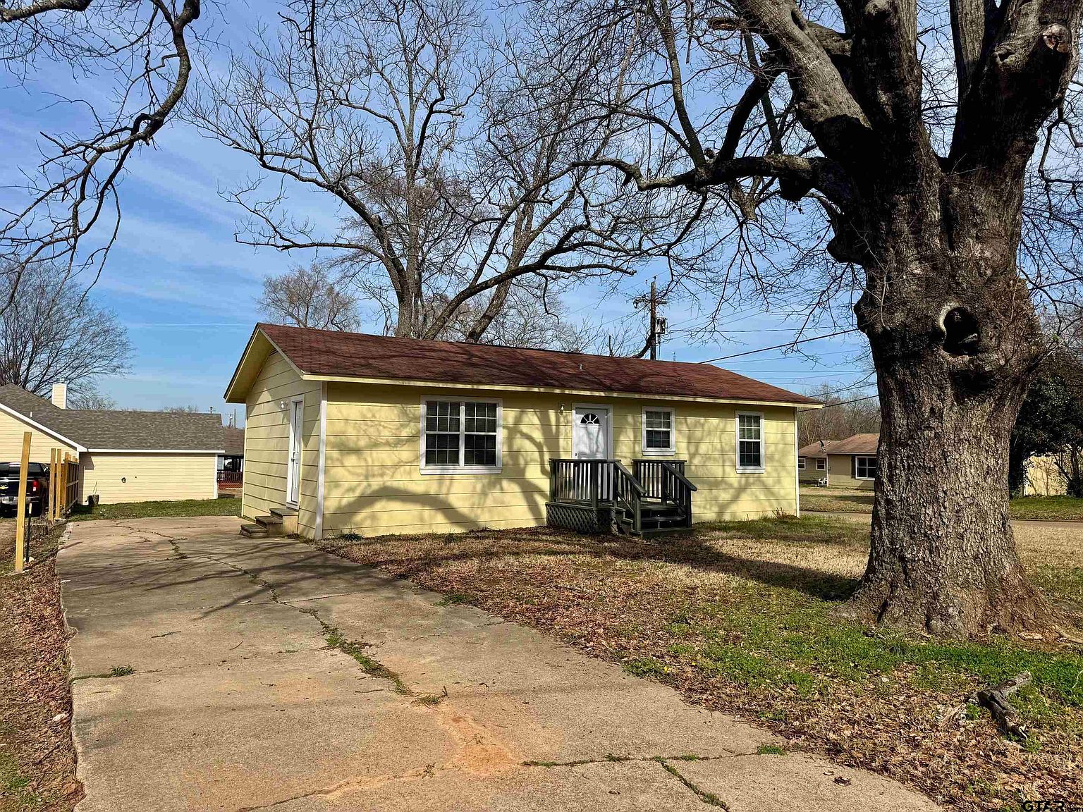 301 Fairview St, Pittsburg, TX 75686 | MLS #25002309 | Zillow