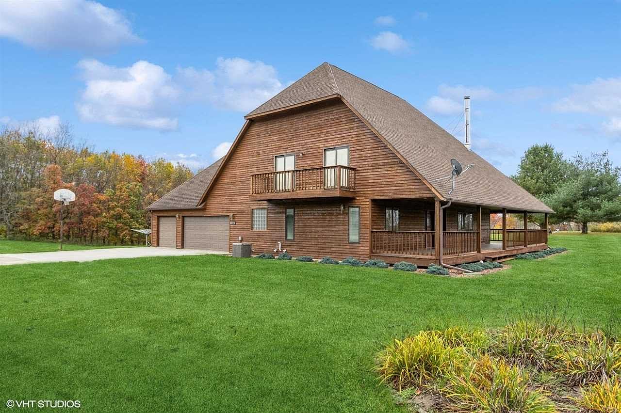 1402 Jackson Ave, Tipton, IA 52772 | Zillow