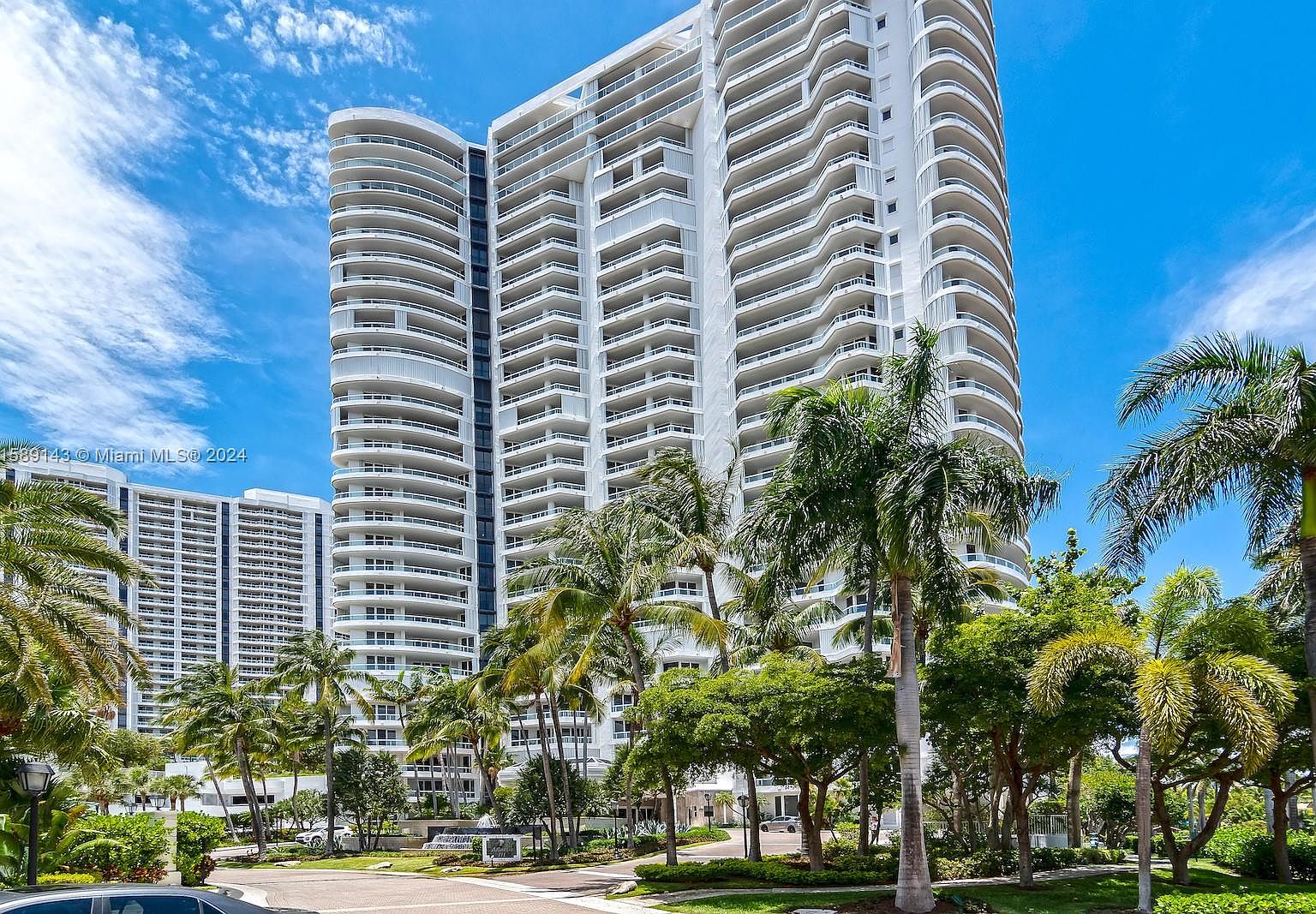 21050 NE 38th Ave APT 305, Miami, FL 33180 | MLS #A11589143 | Zillow