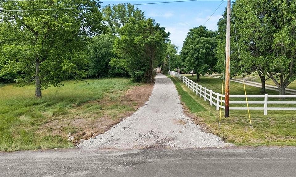 36401 E Bynum Spur Rd, Lone Jack, MO 64070 | Zillow