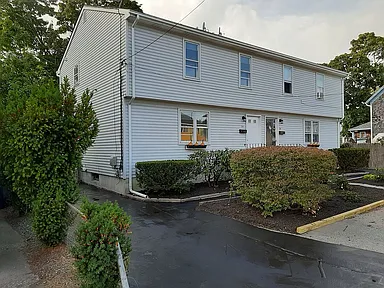 29 Pine St Riverside RI | Zillow