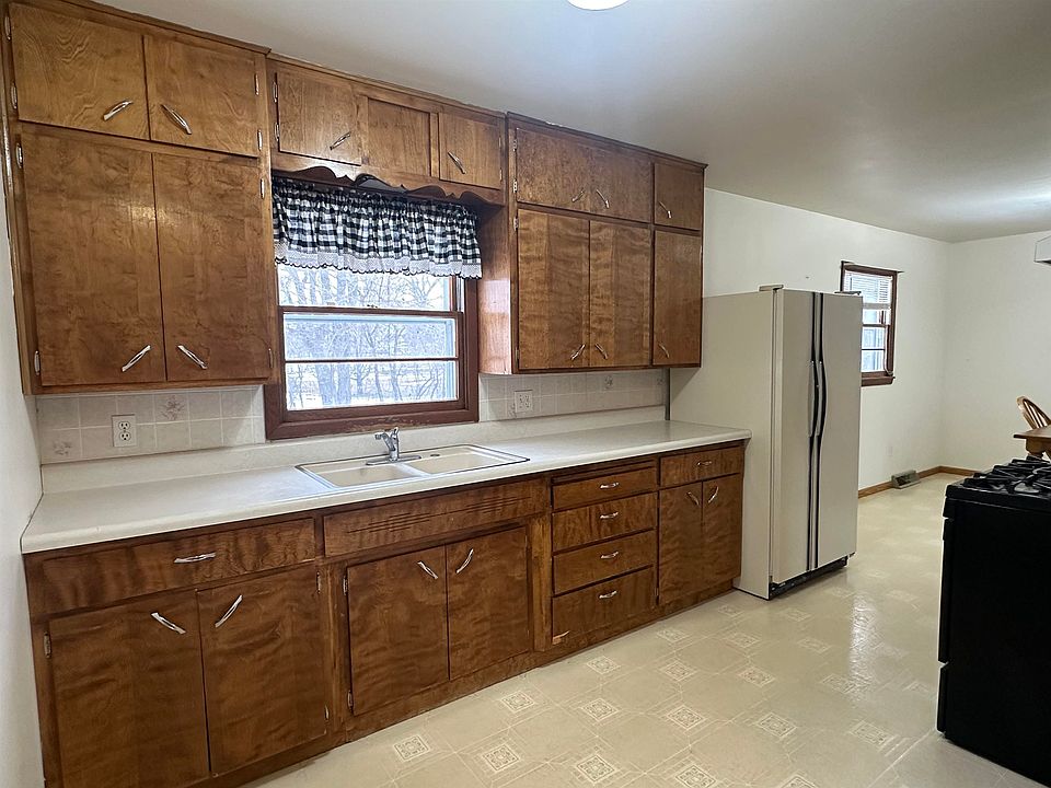 332 Saint James Ave, Wallingford, IA 51365 | Zillow